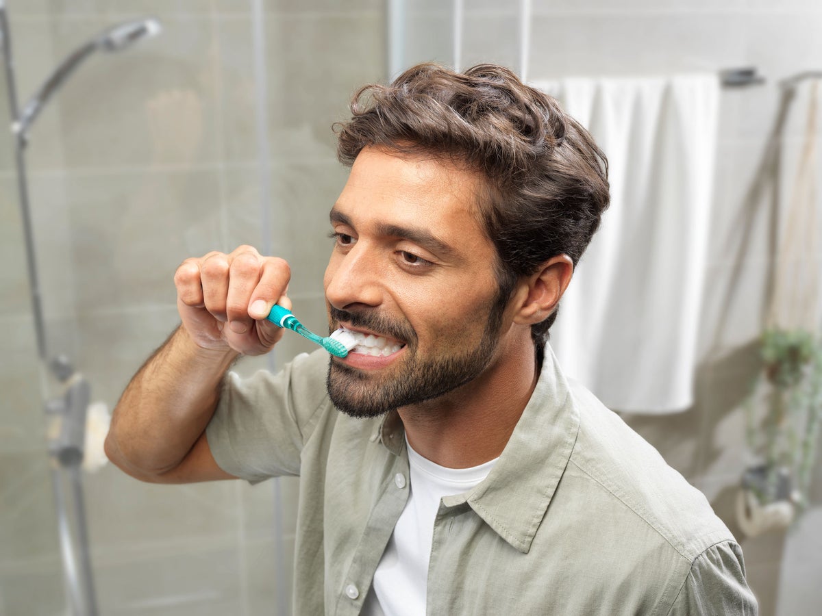 How to Brush Your Teeth Properly in 4 Easy Steps | SUNSTAR GUM