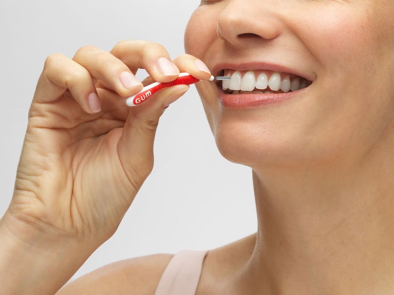 Interdental Brush vs. Floss: Which One Should You Choose?