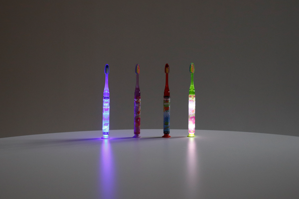 GUM® LIGHT-UP Toothbrush | for children aged 6+ Encourage brushing for ...