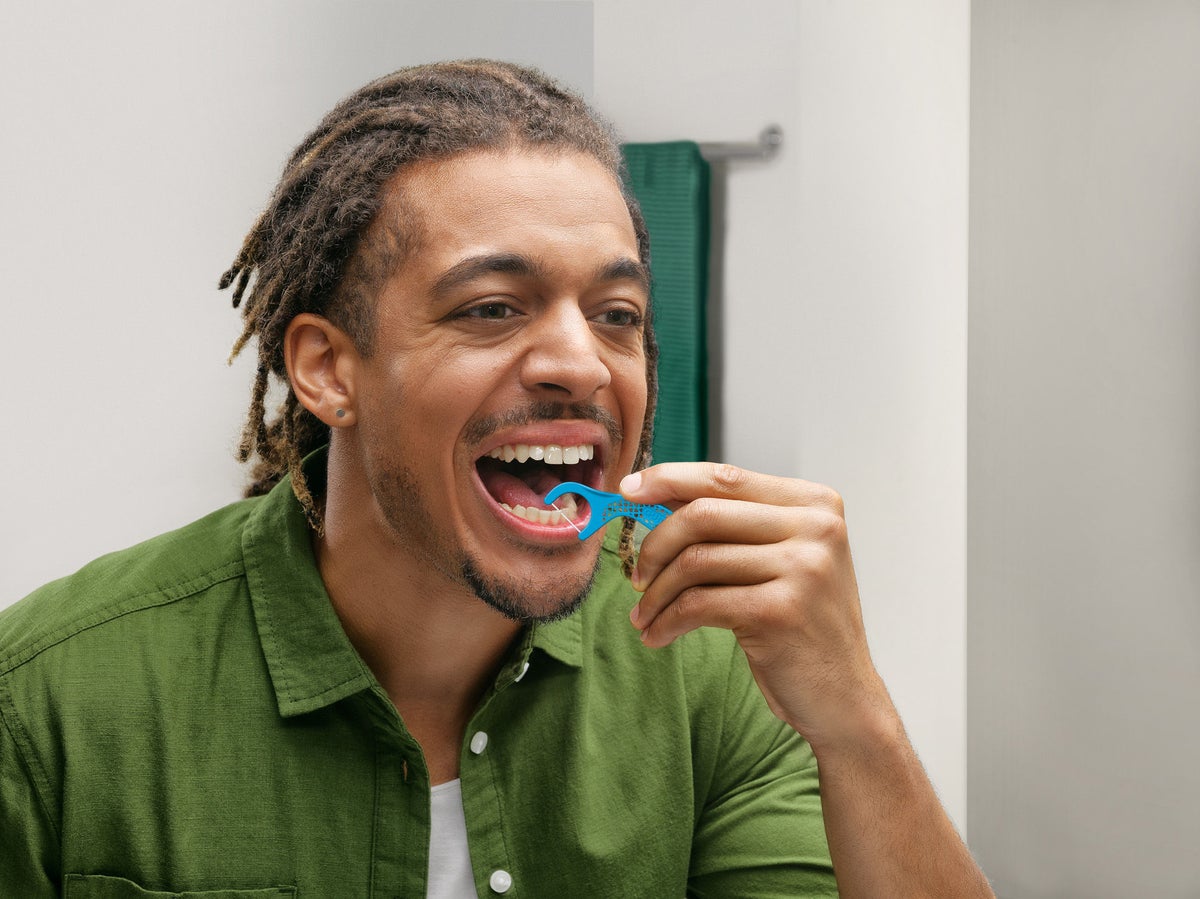 GUM® EASY-FLOSSERS - Make flossing easier