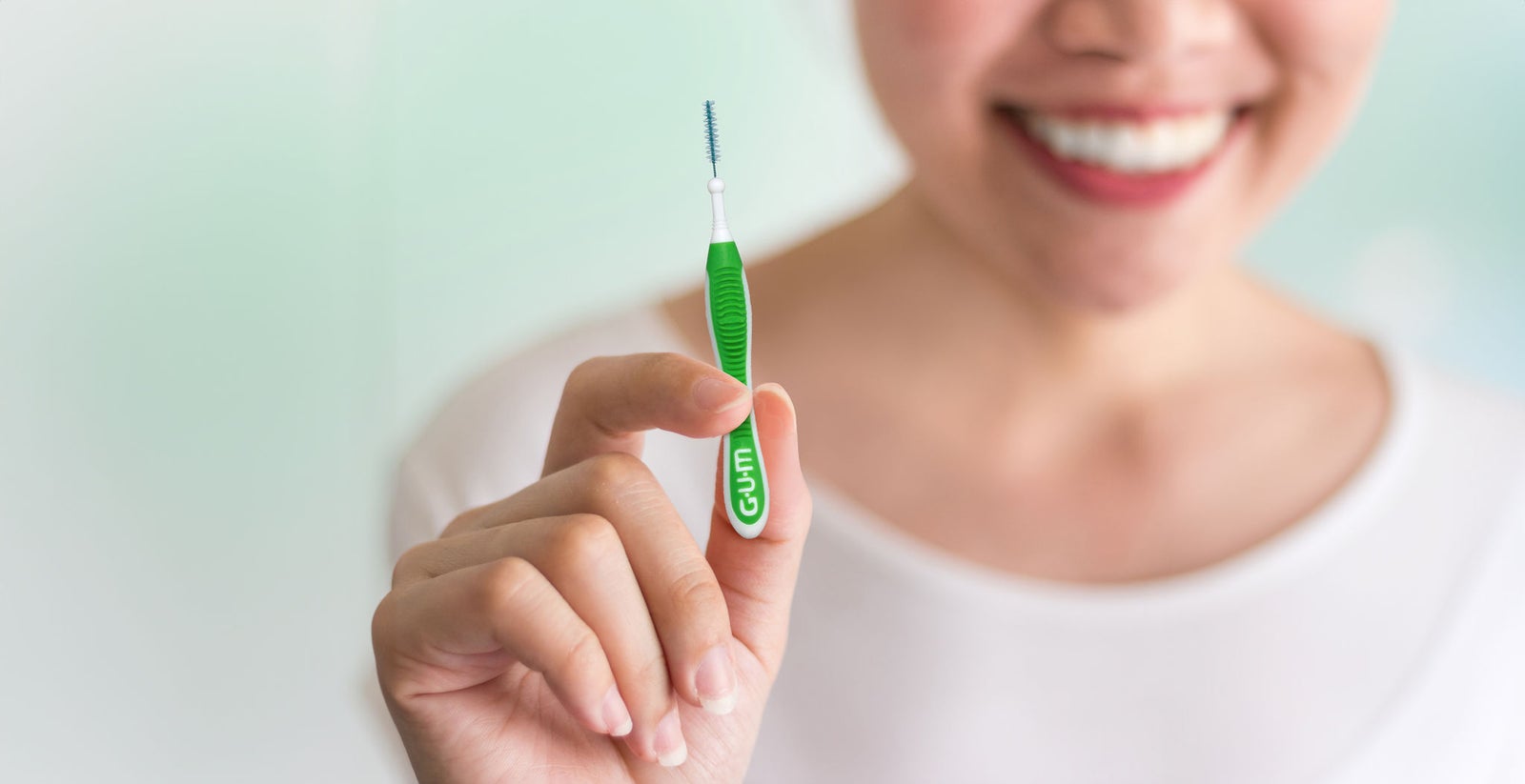 How to Use an Interdental Brush: 5 Steps for Success